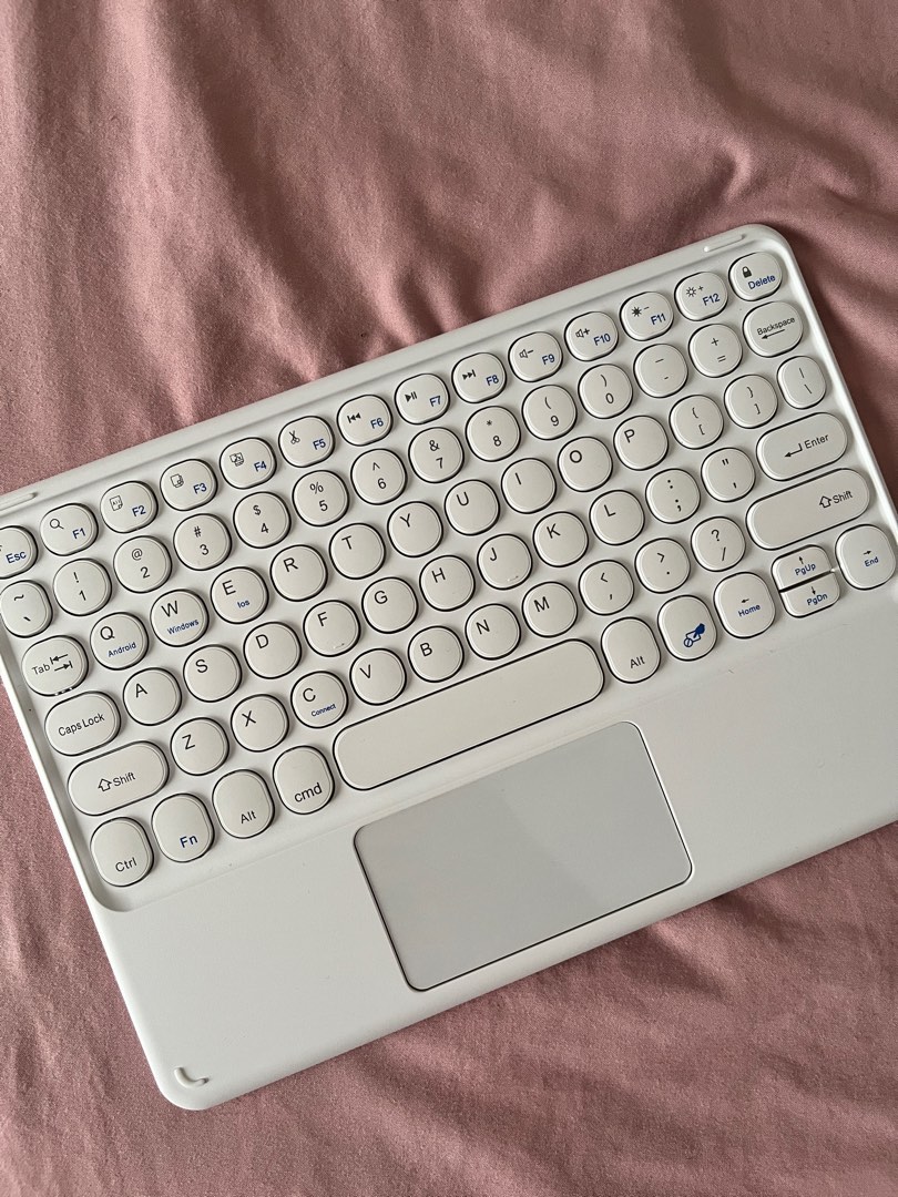 Keyboard wireless white touchpad rechargeable, Computers & Tech, Parts ...