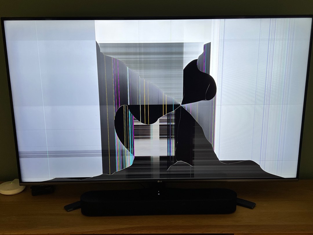 LG TV 55 inch (faulty screen), TV & Home Appliances, TV & Entertainment ...