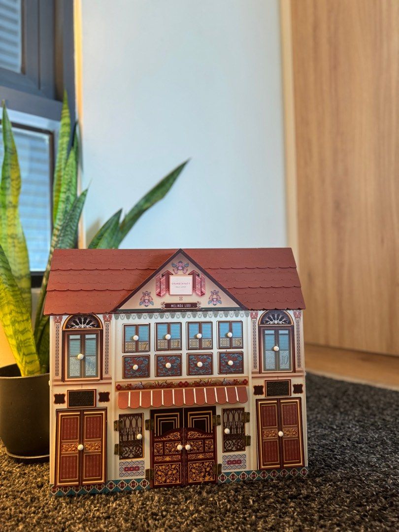 LIMITED EDITION Melinda Looi Grand Hyatt Mooncake Box Wooden House ...
