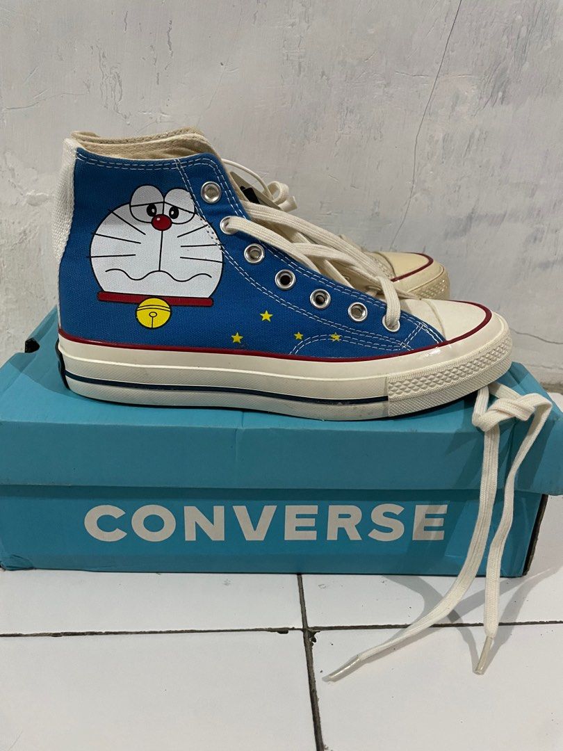 sepatu doraemon