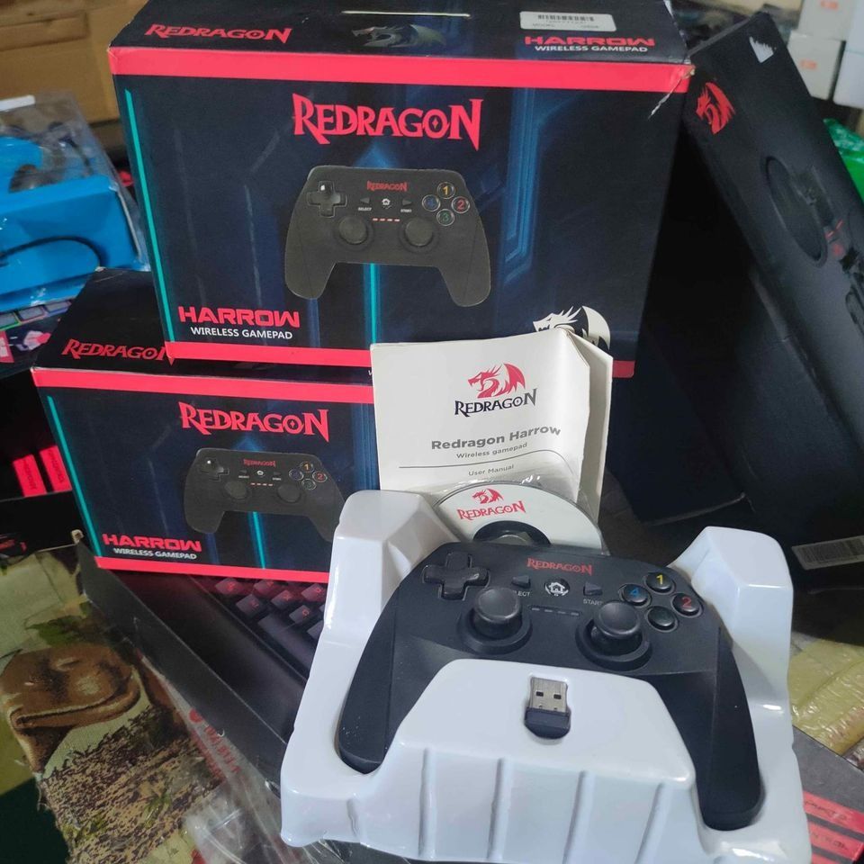 Slightly used opened box Redragon Harrow G808 wireless game pad ...