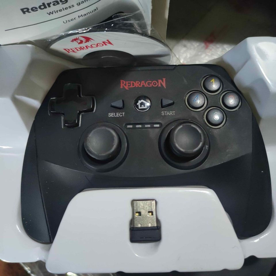 Slightly used opened box Redragon Harrow G808 wireless game pad ...