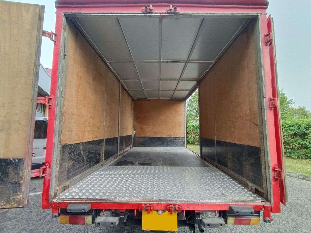 14ft Box Truck Mitsubishi Fuso Canter Lorry Rental, Cars, Commercial ...