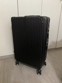 27 inch luggage, Hobbies & Toys, Travel, Luggage on Carousell