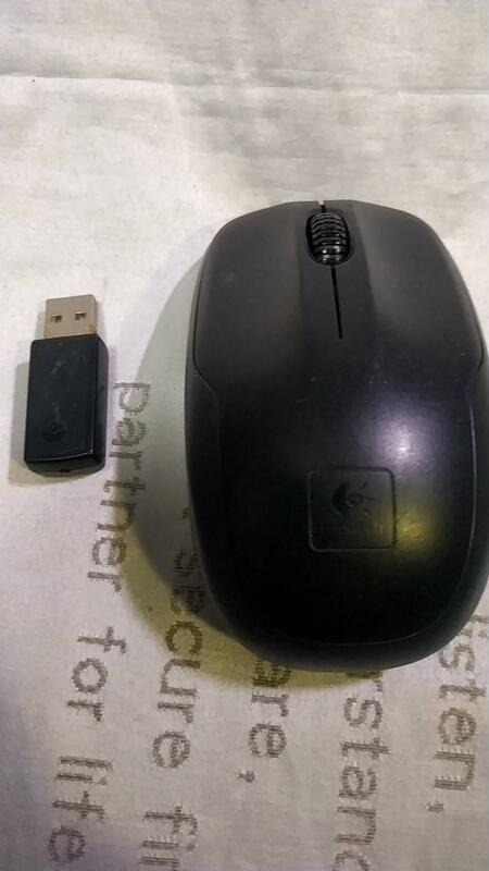 耐用 質感美型 羅技 Logitech 無線滑鼠 M150光學滑鼠 USB電競滑鼠, 電腦及科技產品, 電腦周邊產品, 電腦滑鼠及相關產品在旋轉拍賣