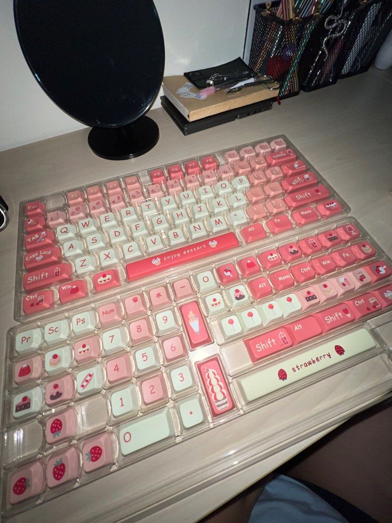 Aesthetic pink rabbit keycaps, Computers & Tech, Parts & Accessories ...