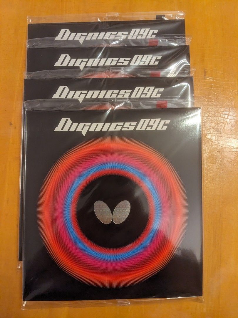 日版Butterfly D09C Max (2.1mm) 黑 紅 送保護貼 / 海綿 / 清潔劑, 運動產品, 運動與體育, 運動與體育 - 球拍和球類運動 - Carousell