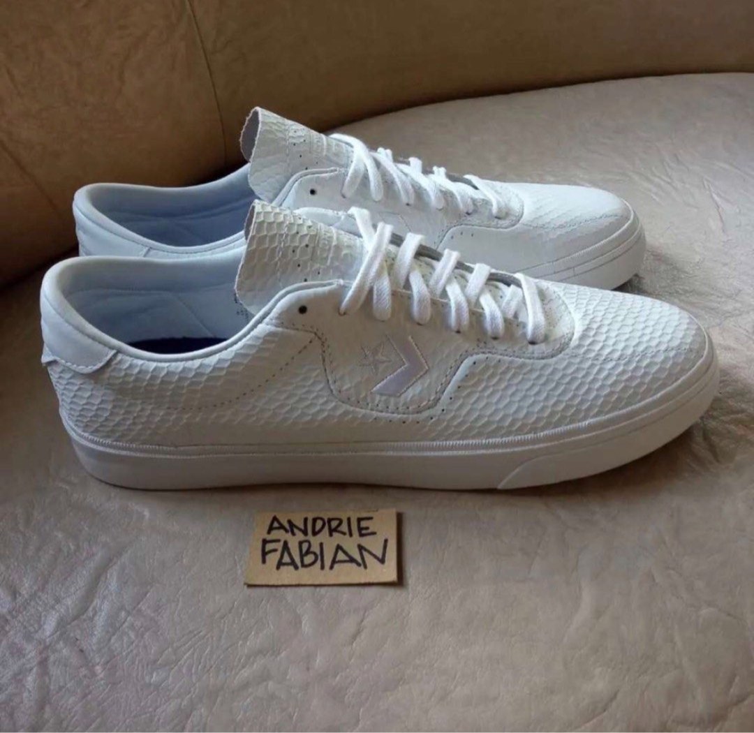 Converse One Star Pro Louie Lopez, Fesyen Pria, Sepatu , Sneakers di ...