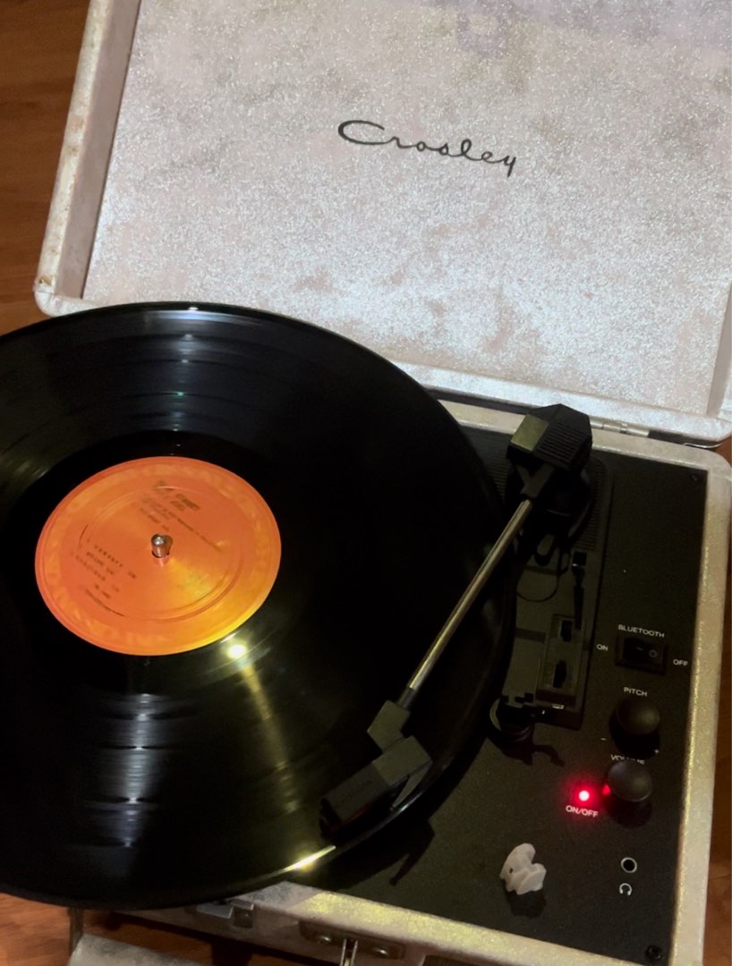 Crosley Turntable CR3005U (Pastel Pink Glitter), Elektronik, Audio di Carousell