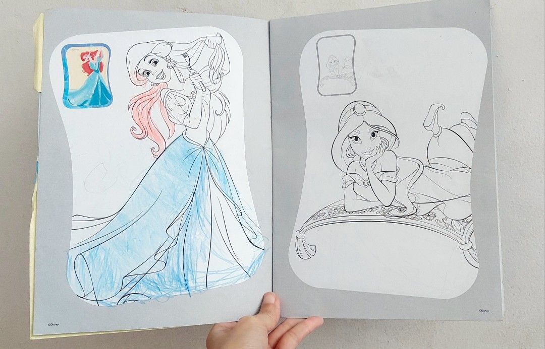 Disney Princess Coloring Book Let Courage Lead the Way, Buku & Alat ...