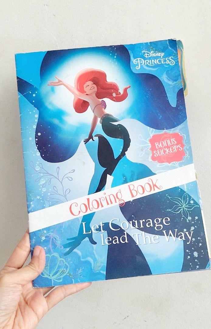 Disney Princess Coloring Book Let Courage Lead the Way, Buku & Alat ...