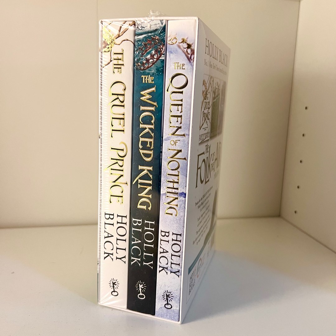 Folk of the Air UK PB Boxed Set by Holly Black (Cruel Prince, Wicked King, Queen of Nothing ...