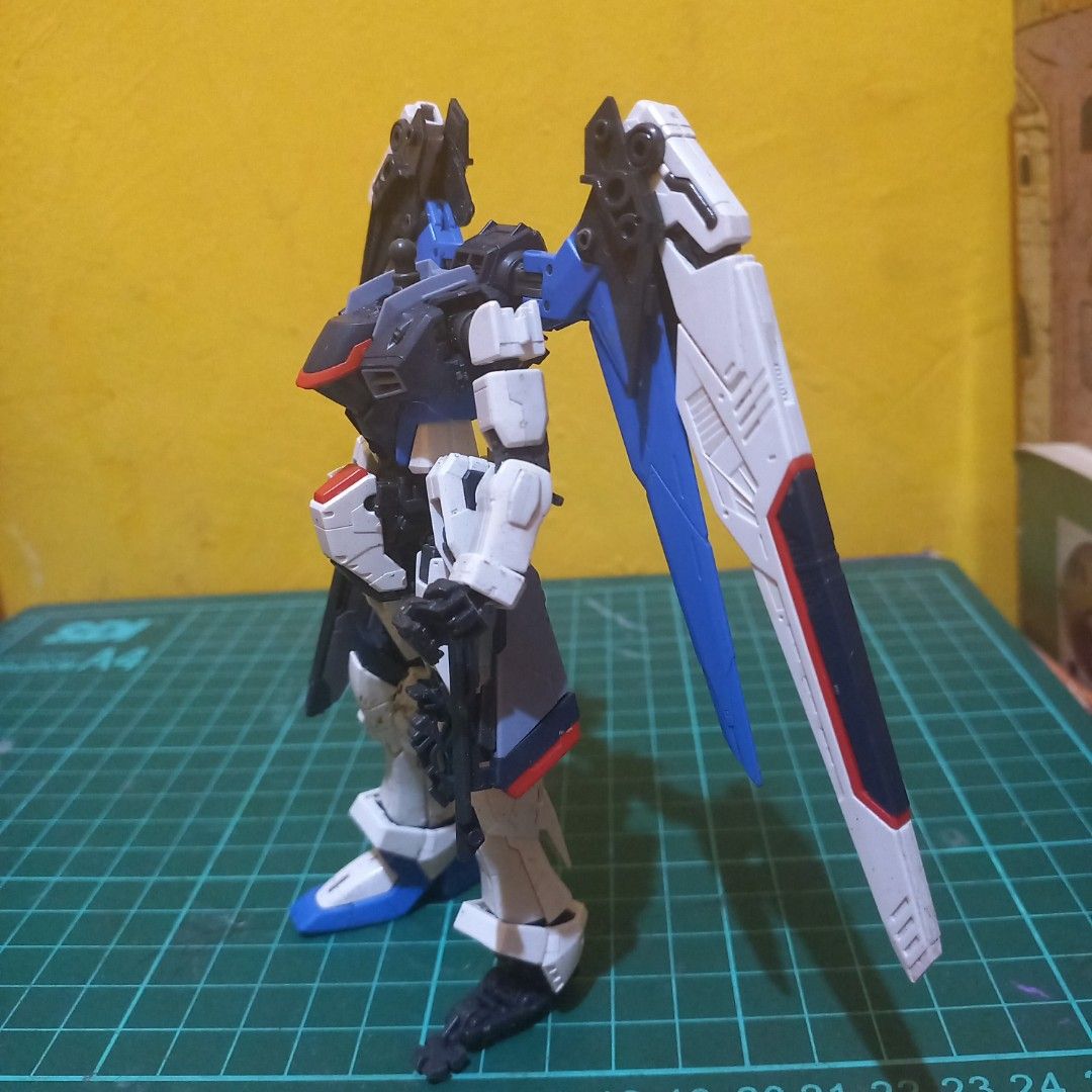 Junk gundam rg freedom, Toys & Collectibles, Mainan di Carousell