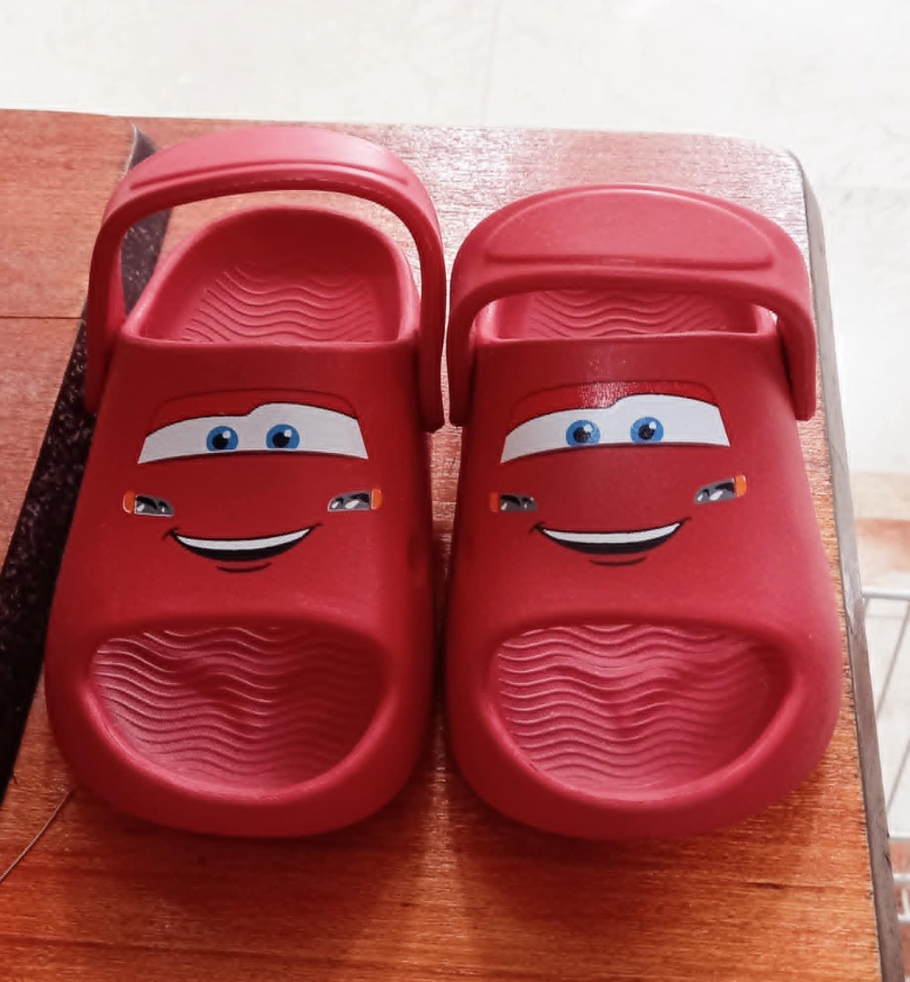 Lightning Mcqueen CARS slippers, Babies & Kids, Babies & Kids Fashion ...