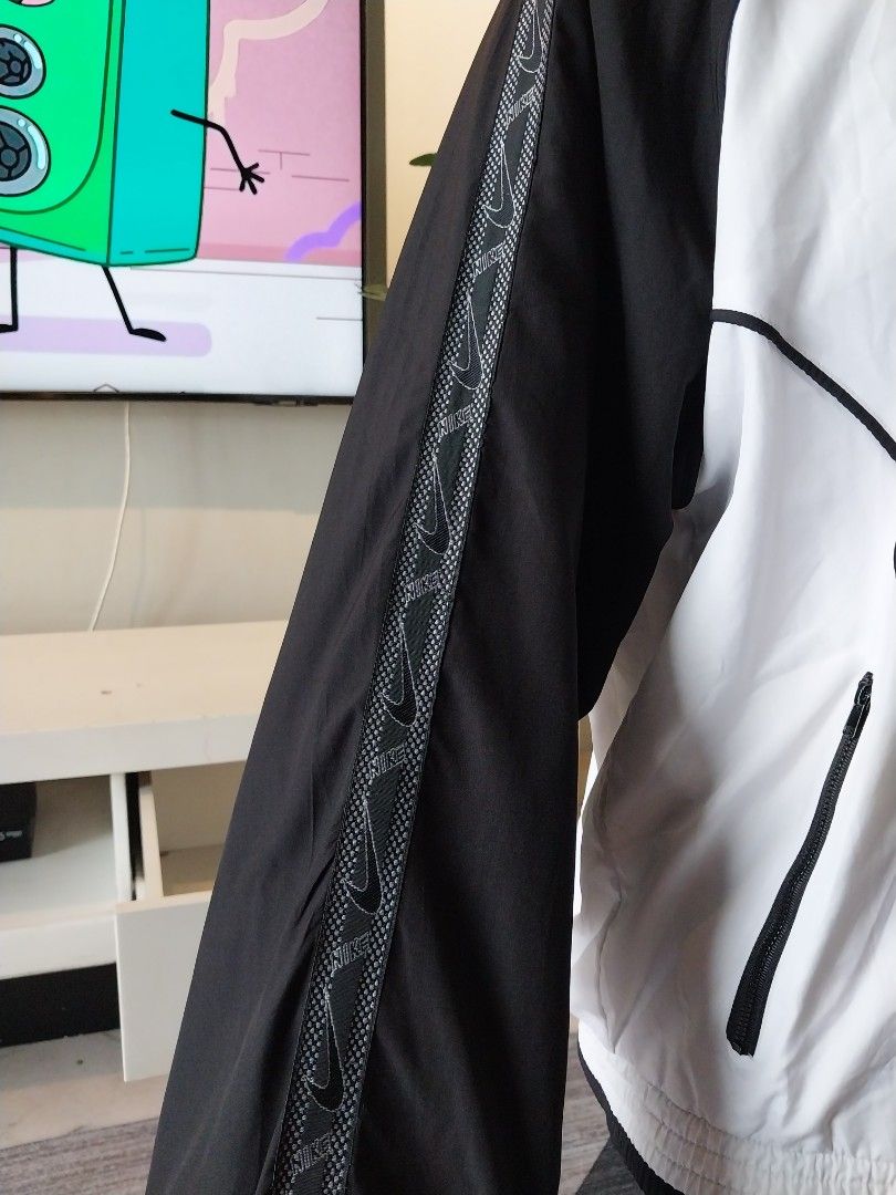 Nike Court Windbreaker, Men's Fashion, Coats, Jackets and Outerwear on ...