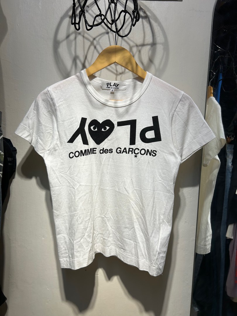 Play x CDg script logo tee (Authentic), Women's Fashion, Tops, Shirts ...