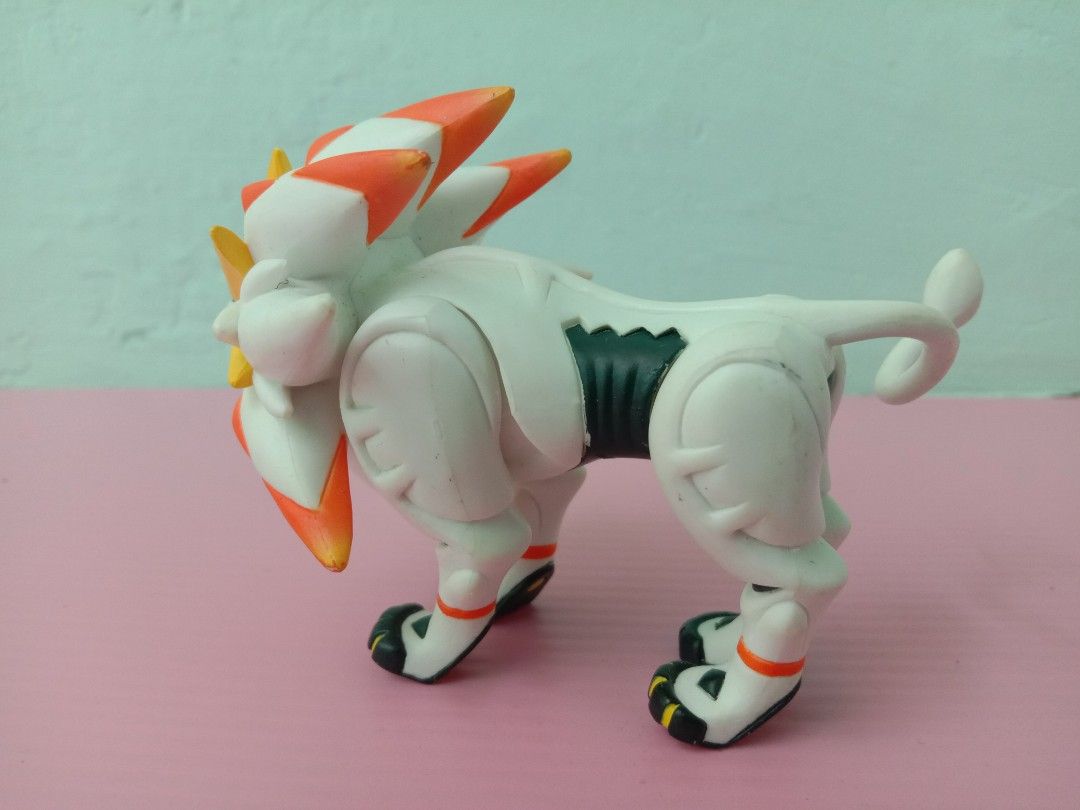 Solgaleo Pokemon Moncolle . Tomy, Hobbies & Toys, Collectibles ...