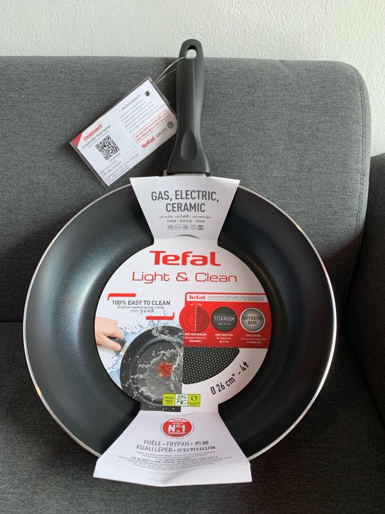 全新Tefal 26cm易潔鑊（電磁爐不適用）, 傢俬＆家居, 廚具和餐具, 炊具及配件 - Carousell