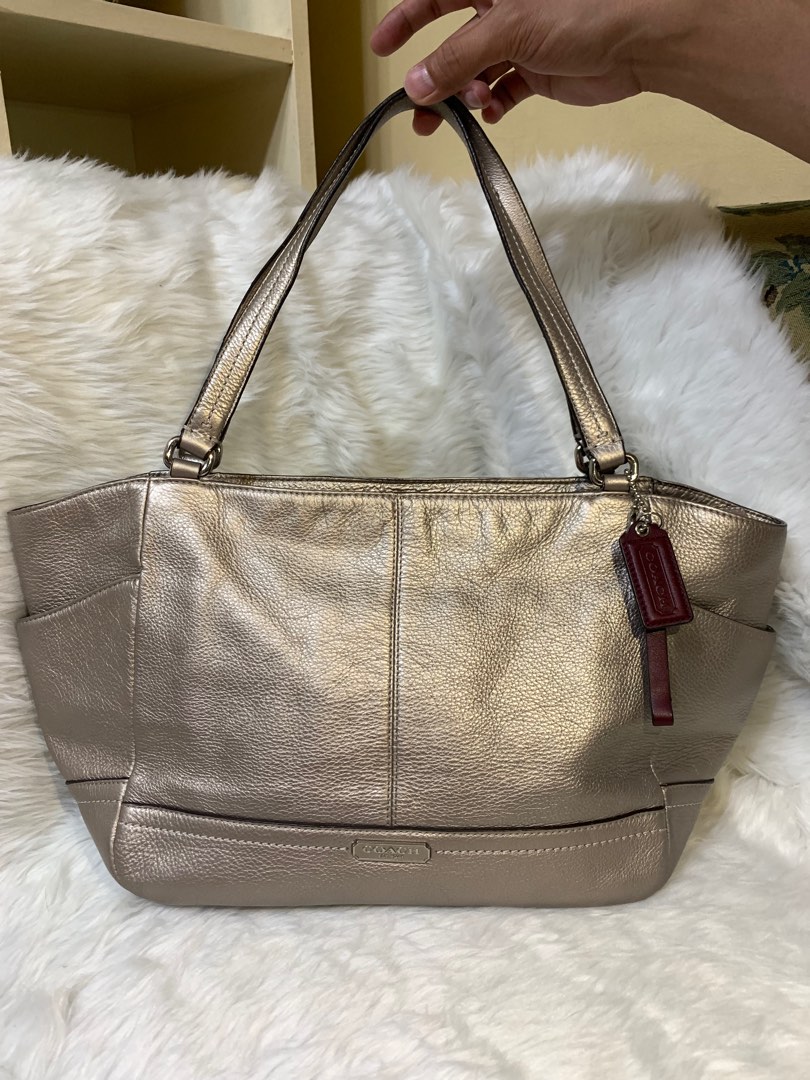 Coach Park Leather Carrie Tote, Luxury, Bags & Wallets on Carousell