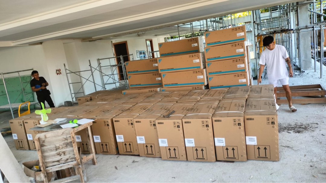 DAIKIN SPLIT TYPE INVERTER AIR CONDITIONER, TV & Home Appliances, Air ...