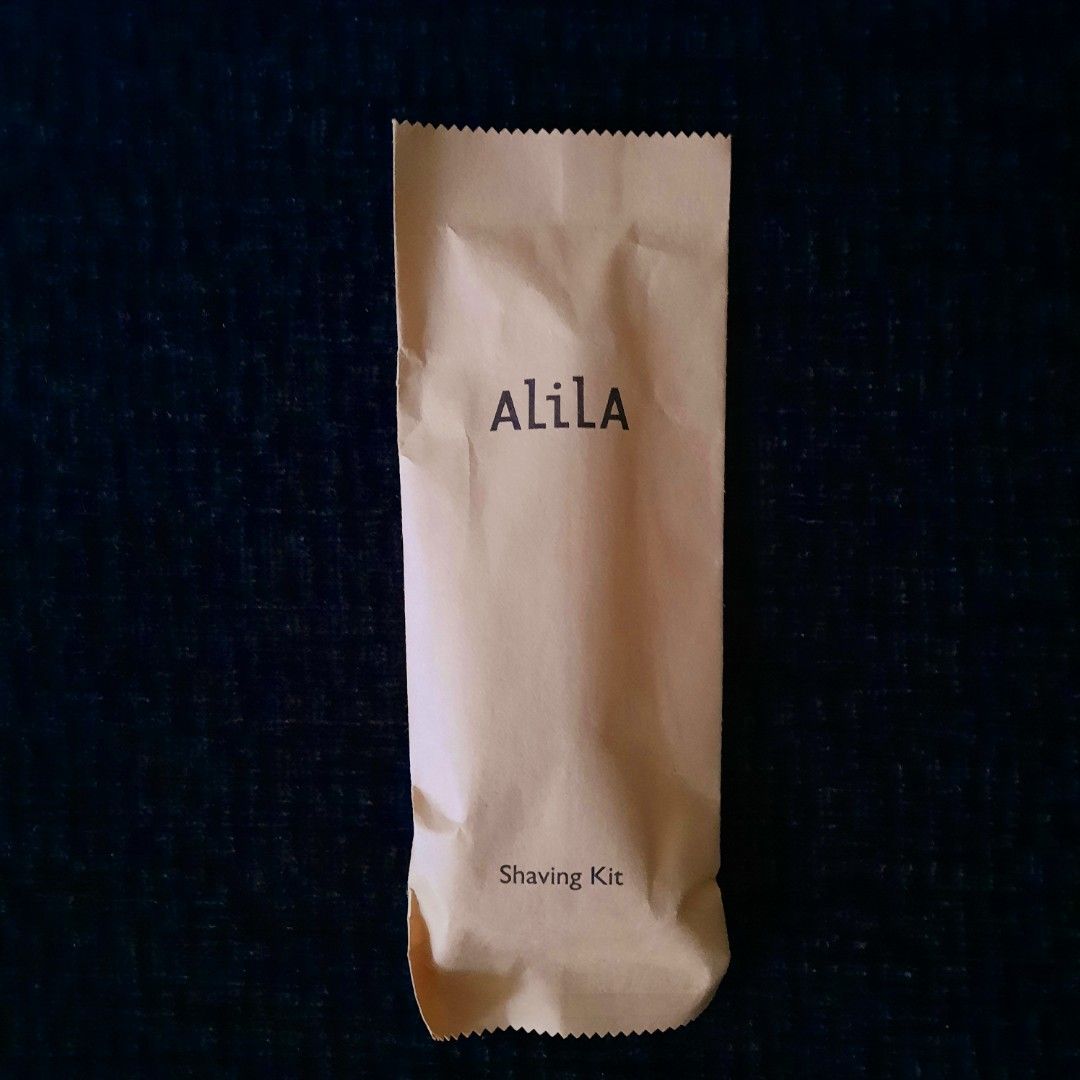 DYLL Shaving Kit, Beauty & Personal Care, Men's Grooming on Carousell