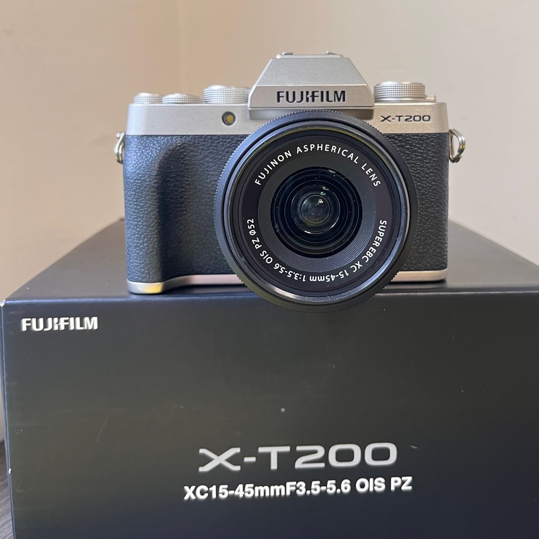 Fujifilm X-T200 Champagne Gold [Used], 攝影器材, 鏡頭及裝備 - Carousell