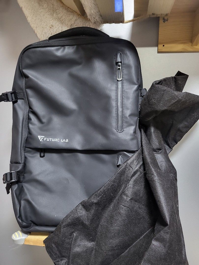 Future Lab FreeZone Plus 零負重變型包 notebook袋 背囊, 電腦＆科技, 電腦周邊及配件, 手提電腦袋 - Carousell