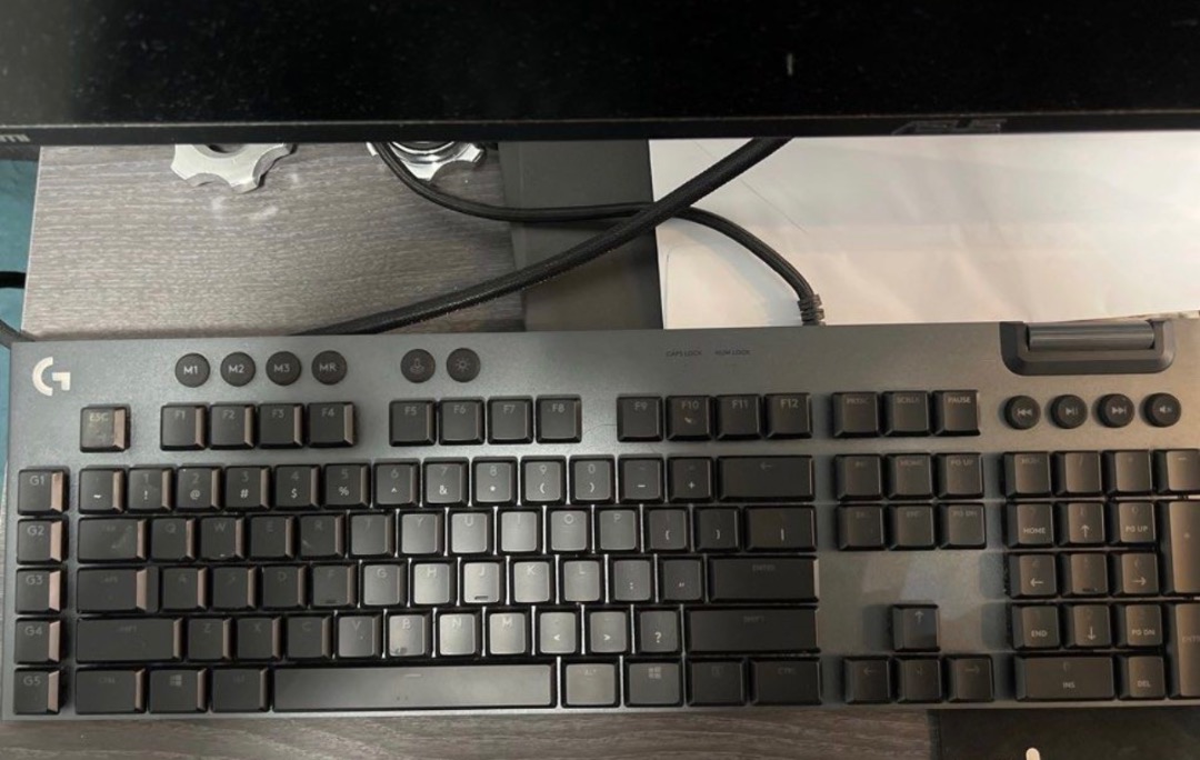 Logitech G813 機械式遊戲鍵盤 觸感軸, 電腦＆科技, 電腦周邊及配件, 電腦鍵盤及相關產品 - Carousell