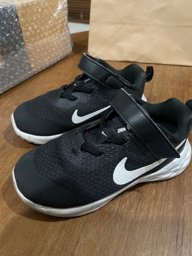 Nike school shoes, Bayi & Anak, Baju Anak Laki-laki, 4 hingga 7 tahun ...