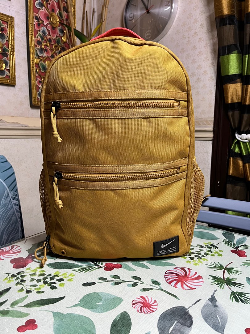 Original nike air utility backpack good as new, Men's Fashion, Bags ...