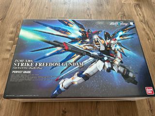 Bandai PG Perfect Grade 1/60 Strike Freedom Gundam ZGMF-X20A | PG ...