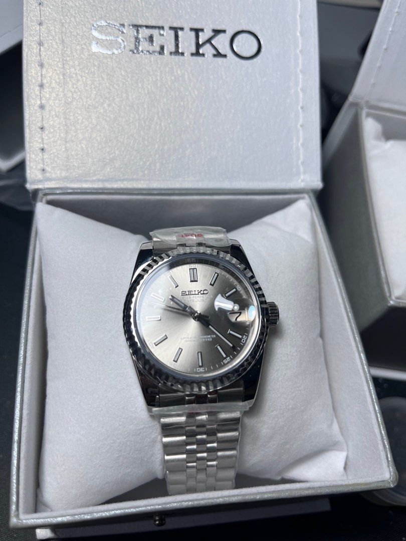 Seiko datejust, Men's Fashion, Watches & Accessories, Watches on Carousell
