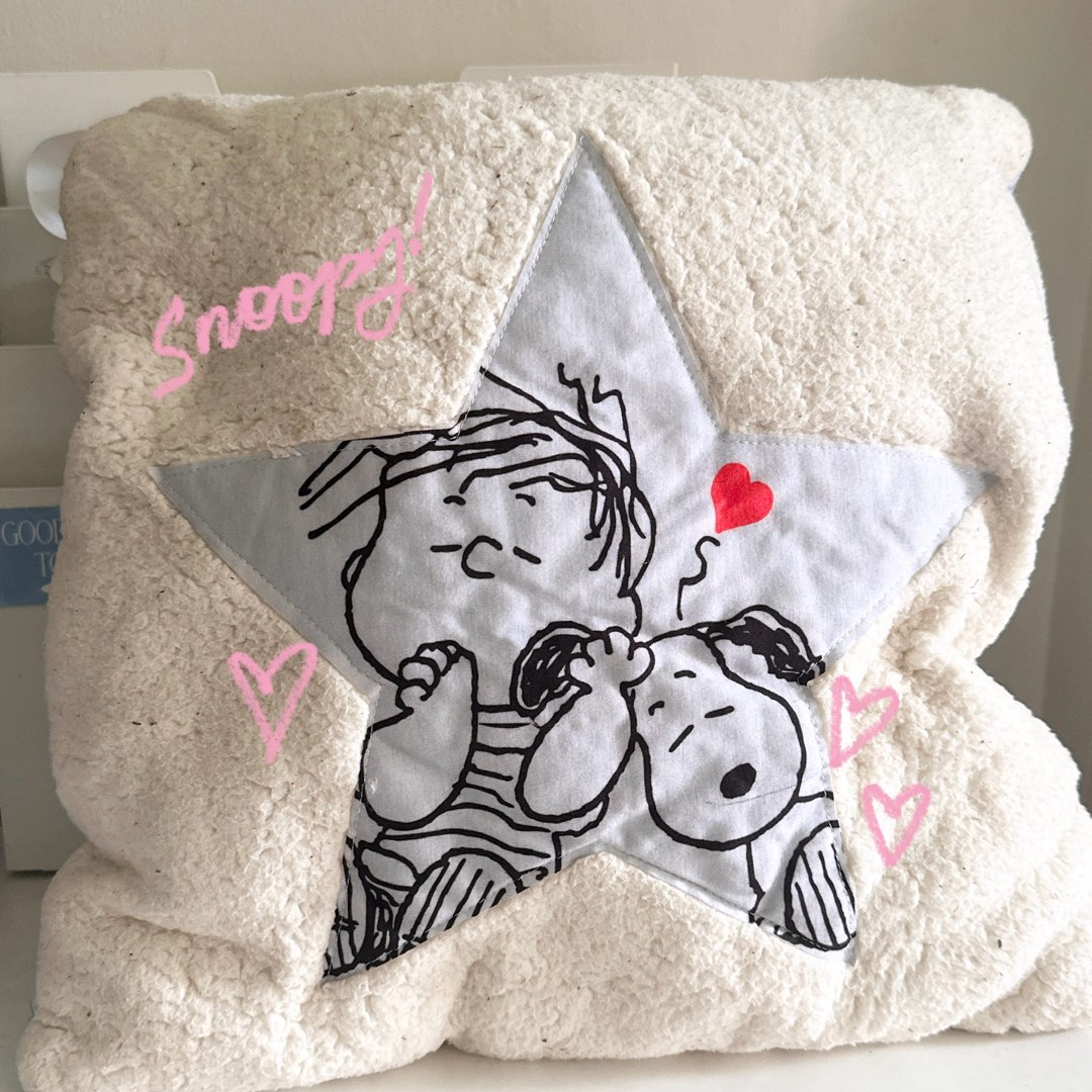snoopy peanuts mallow pillow, Hobbies & Toys, Toys & Games on Carousell