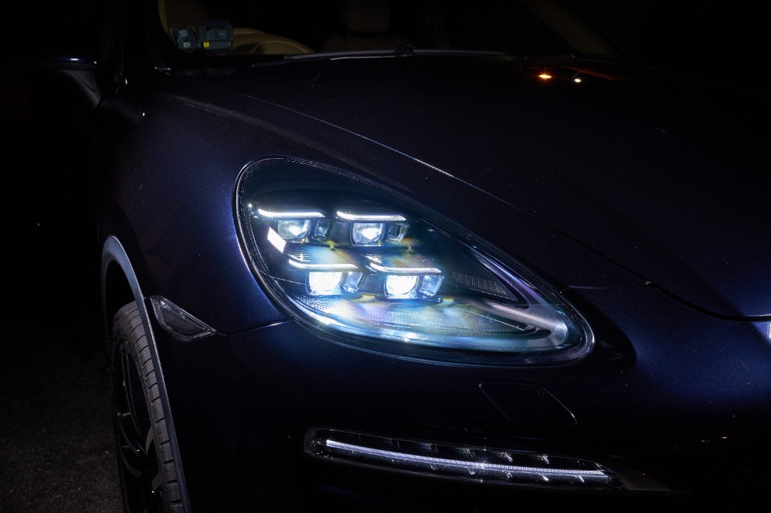 SONIX Matrix LED Headlights: Porsche Cayenne/ Macan/ Panamera/ 911 ...