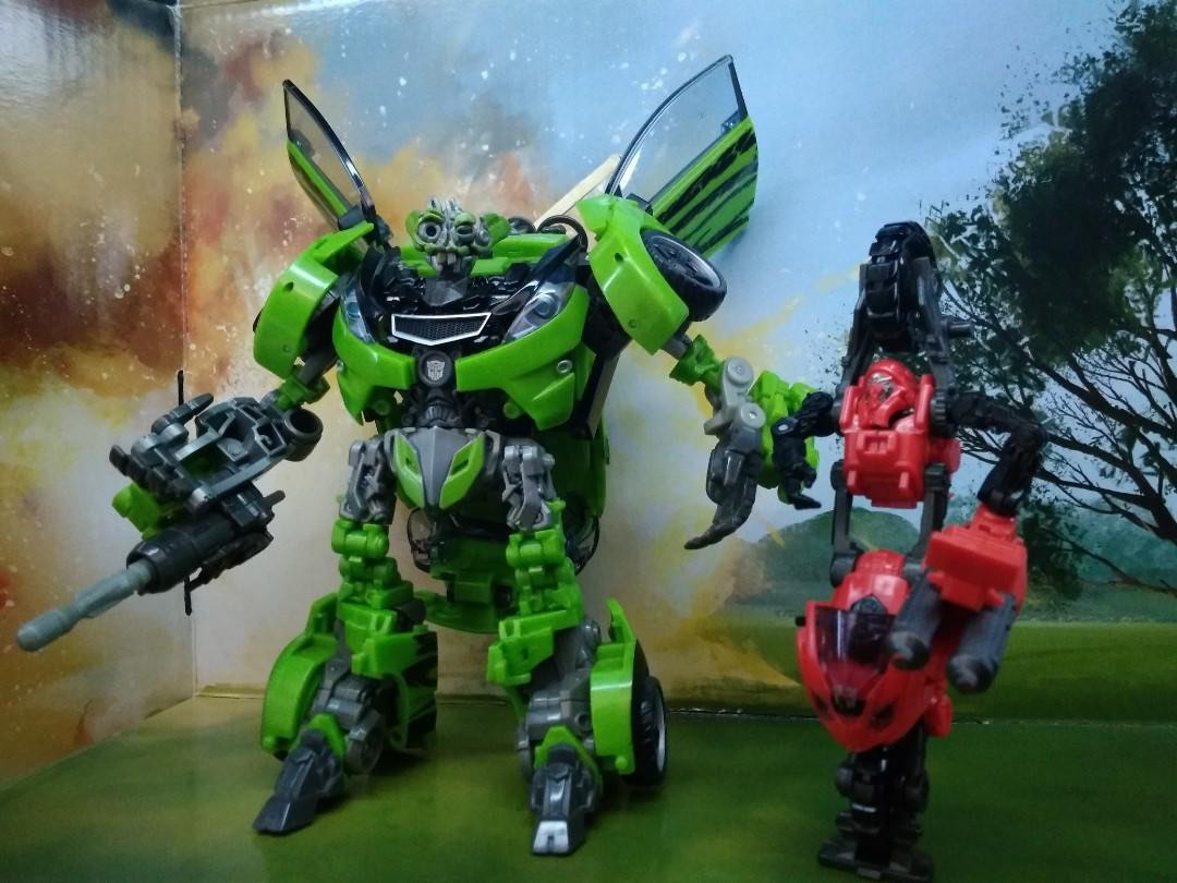 Transformers 2 Human Alliance - Autobot Skids with Mikaela, 興趣及遊戲, 玩具 & 遊戲類 - Carousell