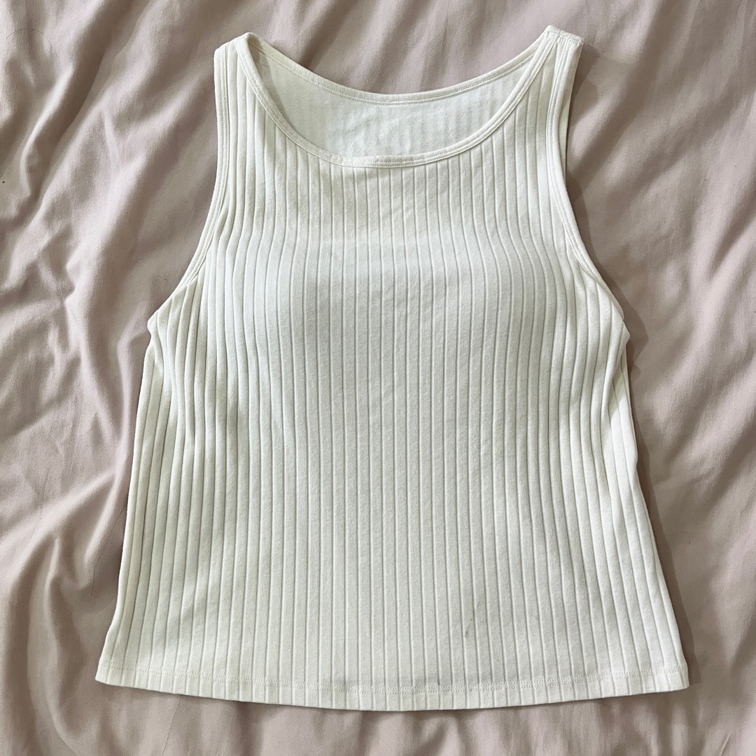 Uniqlo ribbed padded top, Women's Fashion, Tops, Blouses on Carousell