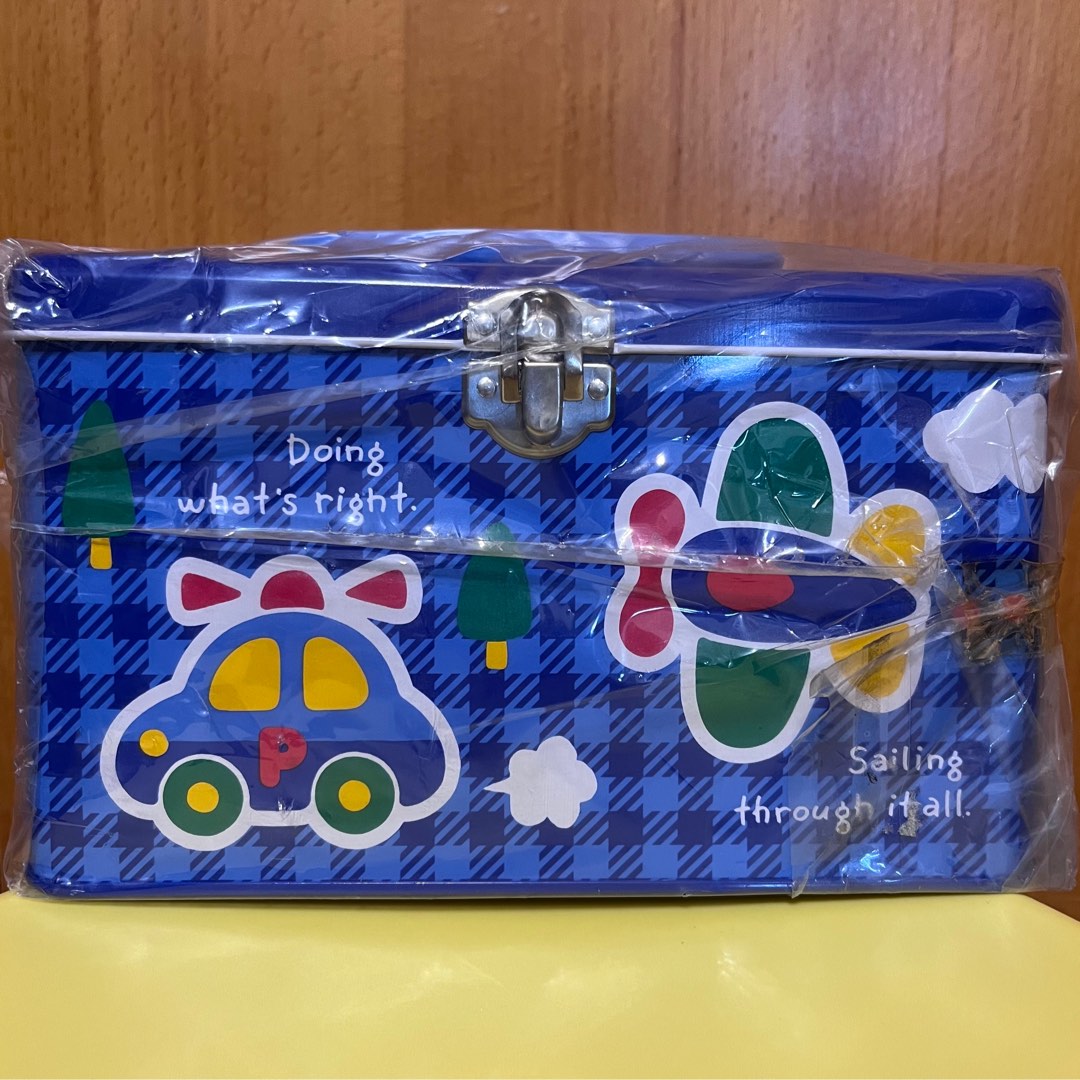 《絕版極罕有》 1994年 SANRIO The Runabouts 手提鐵箱, 興趣及遊戲, 玩具 & 遊戲類 - Carousell