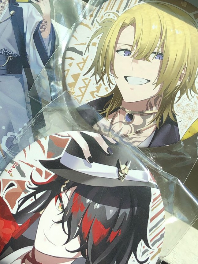 [全新/低價出售]彩虹社 NIJISANJI EN 週邊：大正系列 Luca/Vox 徽章, 書籍、休閒與玩具, 收藏、紀念品, 明星週邊在旋轉拍賣