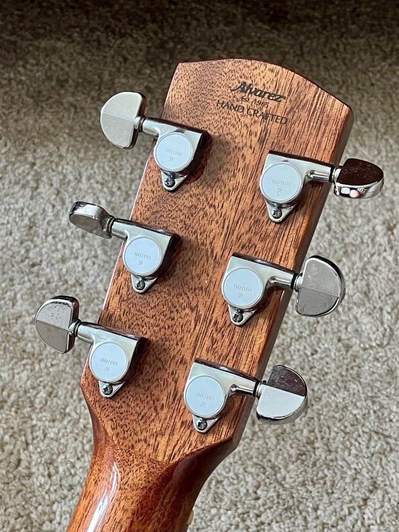 Alvarez AD30 Solid Top w JJB330 pickup and Gotoh tuners, Hobbies & Toys ...