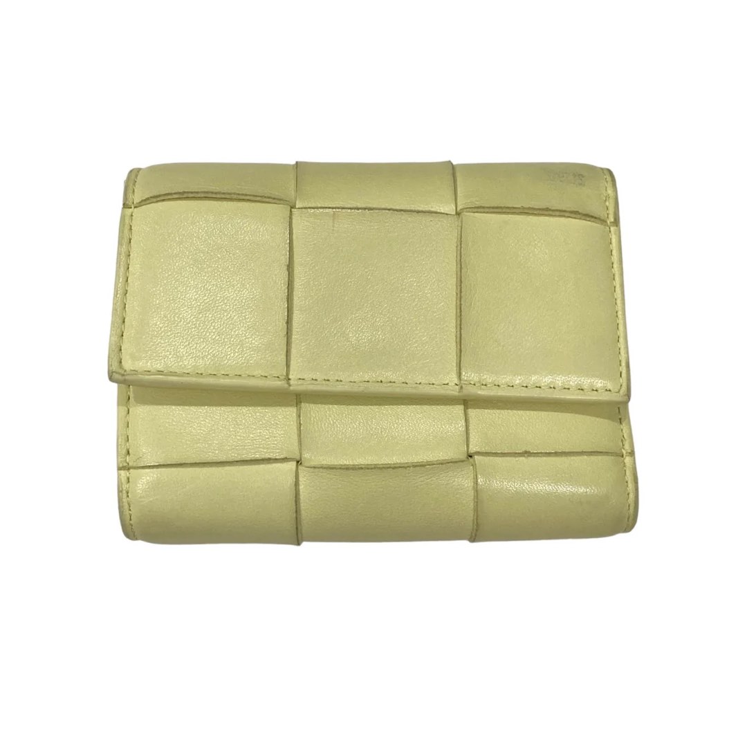 Bottega Veneta Trifold Wallet, Barang Mewah, Tas & Dompet di Carousell