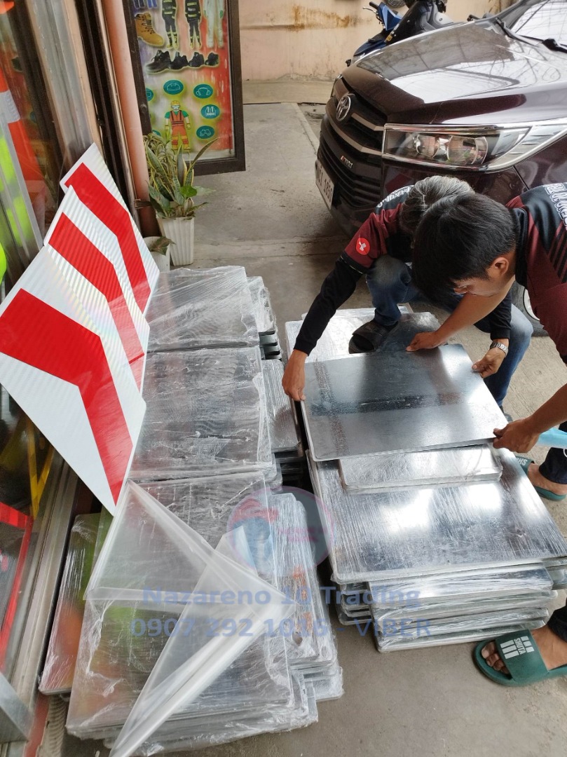 Chevron signage supplier 21, Commercial & Industrial, Construction ...