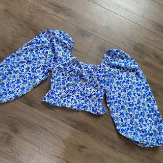 white color Lace border top, Women's Fashion, Tops, Blouses on Carousell