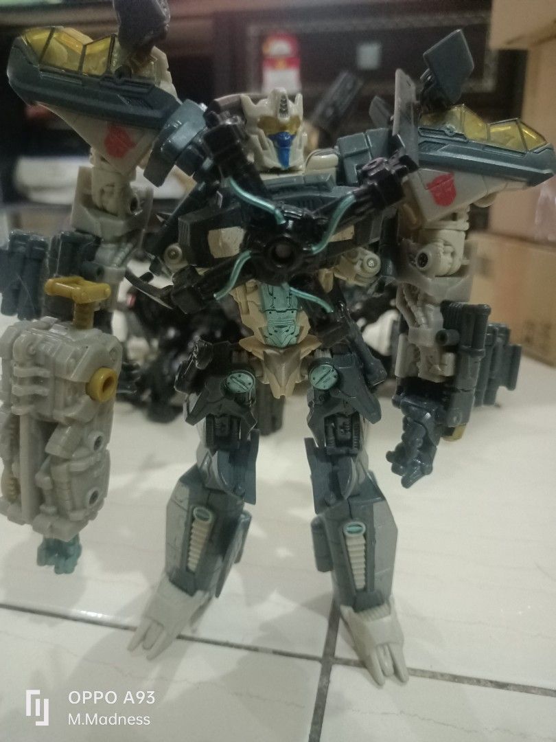 DOTM Transformers Voyager Skyhammer, Hobbies & Toys, Toys & Games on ...