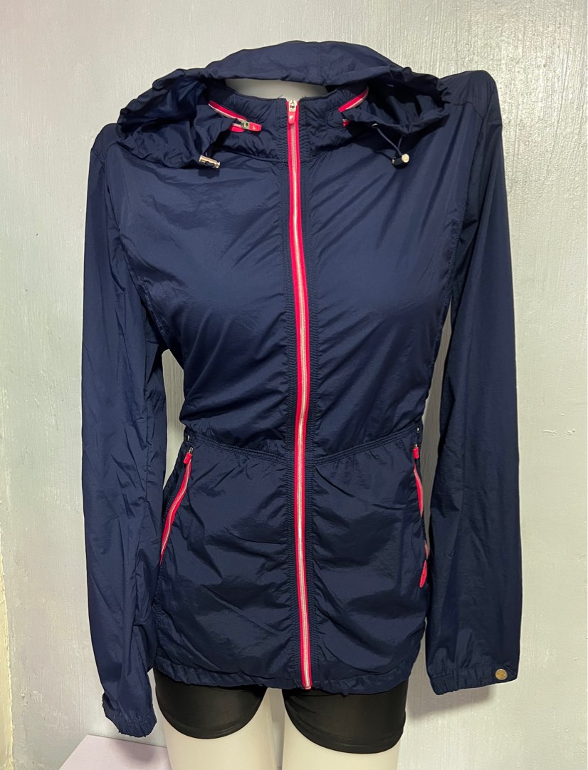 FIGARO SPORT Windbreaker, Sports Equipment, Hiking & Camping on Carousell