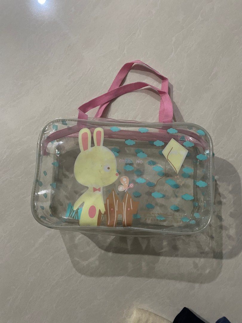 FREE SETIAP PEMBELIAN 200 ribu Makeup pouch, Buku & Alat Tulis, Alat ...