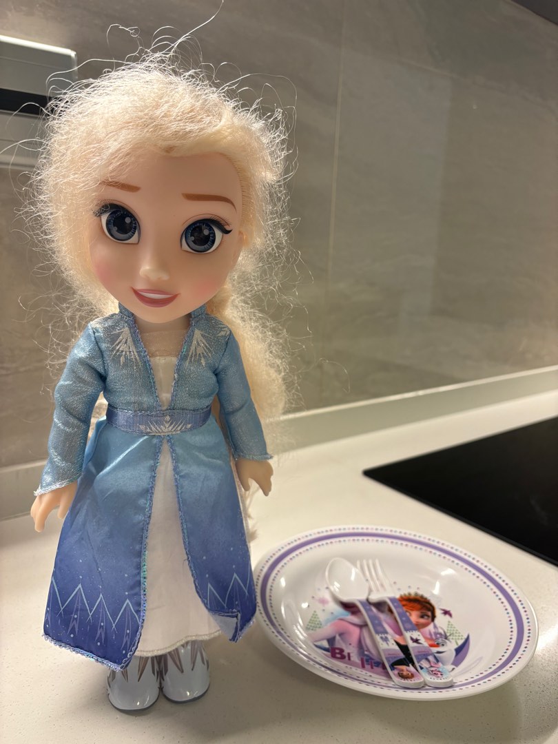 Frozen Elsa Talking Doll with Elsa and Anna plate & cutlery set ...