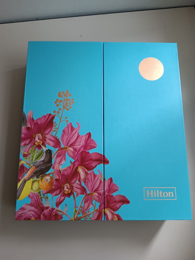Hilton Mooncake Box (Outside Okay, Inside the left side the cardboard ...