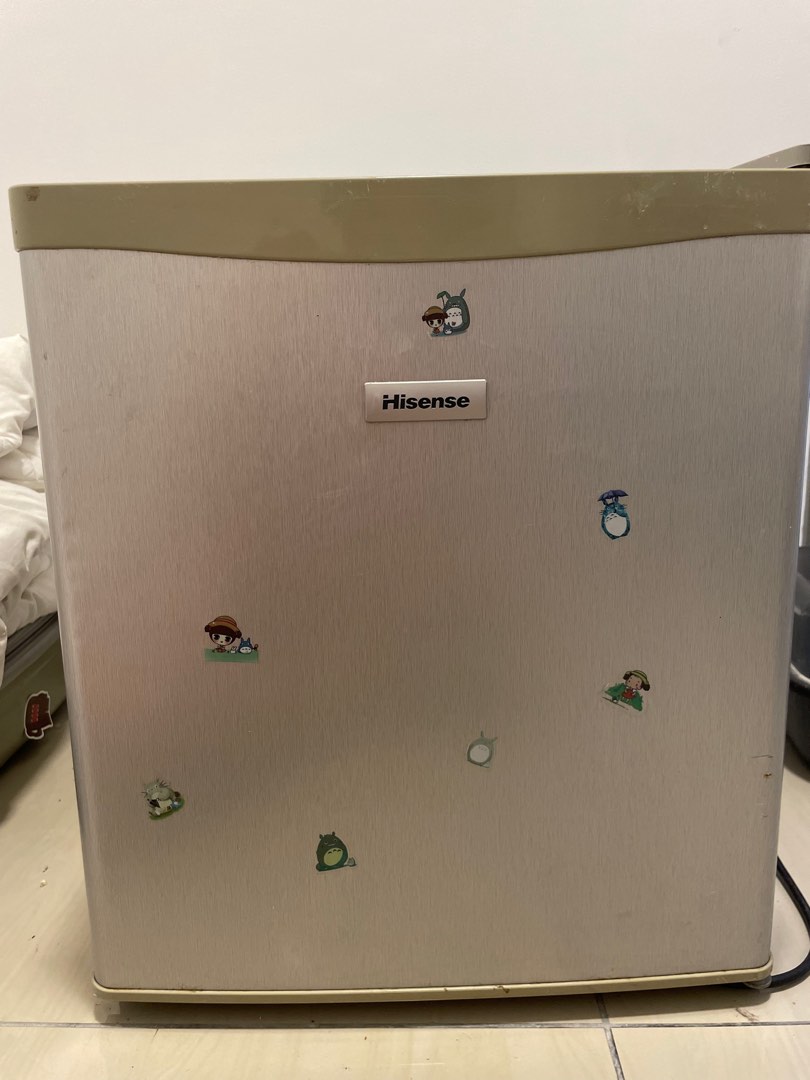 Hisense small fridge 6L, TV & Home Appliances, Kitchen Appliances ...