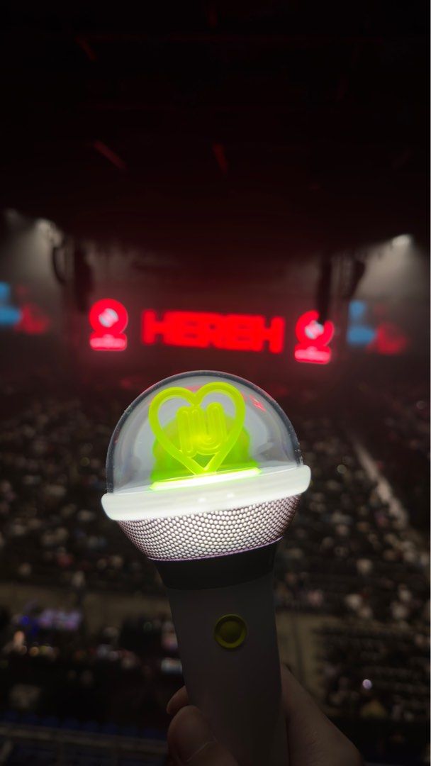 IU light Stick Gen3, Hobbies & Toys, Collectibles & Memorabilia, K-Wave ...