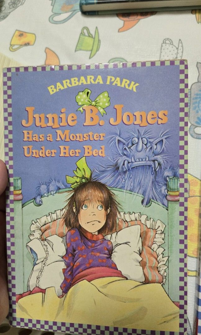 Junie B. Jones Has a Monster Under Her Bed, 興趣及遊戲, 書本 & 文具, 小說 & 故事書 ...
